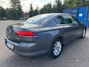 Grey Volkswagen Passat 2017 in Paide, with an engine capacity of 1.40 L and mileage of 252 thousand km for 7990 €, photo 6 on AUTOMOTO.COM.LV