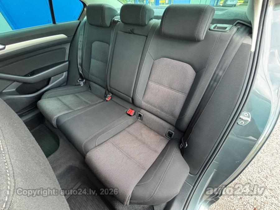 Grey Volkswagen Passat 2017 in Paide, with an engine capacity of 1.40 L and mileage of 252 thousand km for 7990 €, photo 14 on AUTOMOTO.COM.LV
