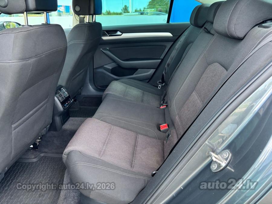 Grey Volkswagen Passat 2017 in Paide, with an engine capacity of 1.40 L and mileage of 252 thousand km for 7990 €, photo 15 on AUTOMOTO.COM.LV
