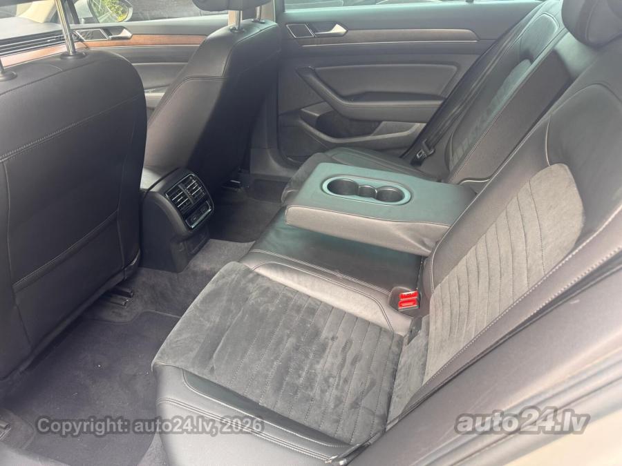 Grey Volkswagen Passat 2017 in Rakvere, with an engine capacity of 1.80 L and mileage of 190 thousand km for 16500 €, photo 10 on AUTOMOTO.COM.LV