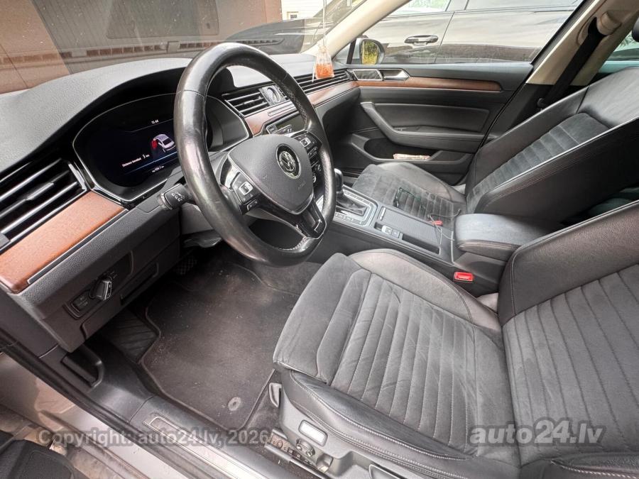 Grey Volkswagen Passat 2017 in Rakvere, with an engine capacity of 1.80 L and mileage of 190 thousand km for 16500 €, photo 12 on AUTOMOTO.COM.LV