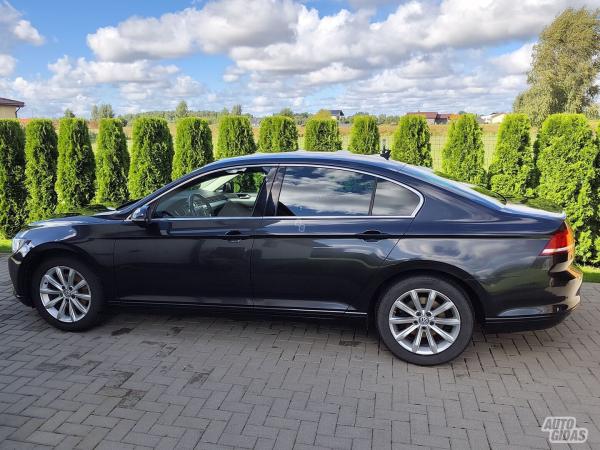 Volkswagen Passat 2017 in Klaipeda on AUTOMOTO.COM.LV Grey Volkswagen Passat 2017 in Klaipeda, with an engine capacity of 1.60 L and mileage of 277 thousand km for 9500 €, photo 5 on AUTOMOTO.COM.LV