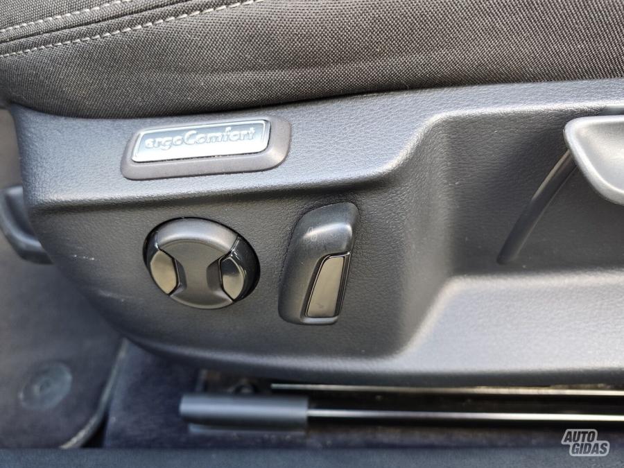 Pelēks Volkswagen Passat 2017 Klaipėda, ar dzinēja tilpumu 1.60 L un nobraukumu 277 tūkst. km par 9500 €, foto 16 vietnē AUTOMOTO.COM.LV