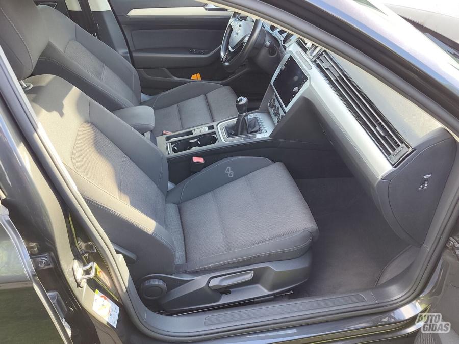 Pelēks Volkswagen Passat 2017 Klaipėda, ar dzinēja tilpumu 1.60 L un nobraukumu 277 tūkst. km par 9500 €, foto 24 vietnē AUTOMOTO.COM.LV