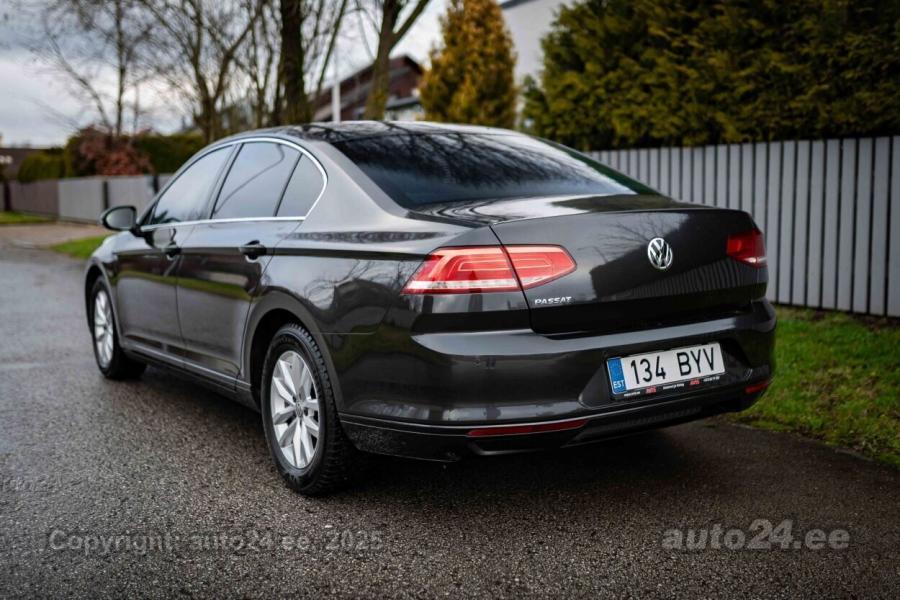 Pelēks Volkswagen Passat 2018 Tallina, ar dzinēja tilpumu 1.50 L un nobraukumu 152 tūkst. km par 14900 €, foto 4 vietnē AUTOMOTO.COM.LV