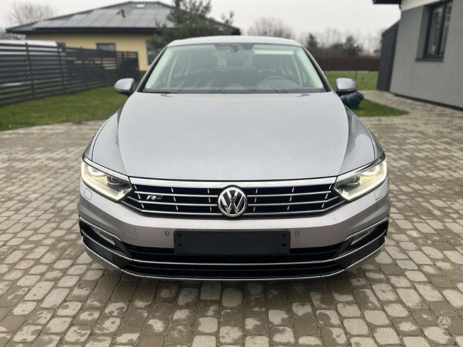Grey Volkswagen Passat 2018 in Kaunas, with an engine capacity of 1.40 L and mileage of 249 thousand km for 9200 €, photo 6 on AUTOMOTO.COM.LV