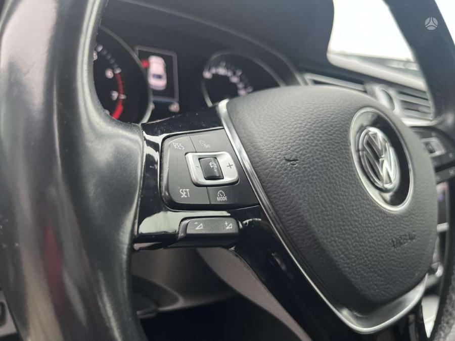 Grey Volkswagen Passat 2018 in Kaunas, with an engine capacity of 1.40 L and mileage of 249 thousand km for 9200 €, photo 17 on AUTOMOTO.COM.LV
