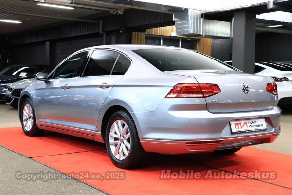 Grey Volkswagen Passat 2018 in Tallinn, with an engine capacity of 1.50 L and mileage of 158 thousand km for 14895 €, photo 5 on AUTOMOTO.COM.LV