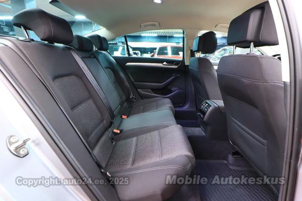 Grey Volkswagen Passat 2018 in Tallinn, with an engine capacity of 1.50 L and mileage of 158 thousand km for 14895 €, photo 9 on AUTOMOTO.COM.LV