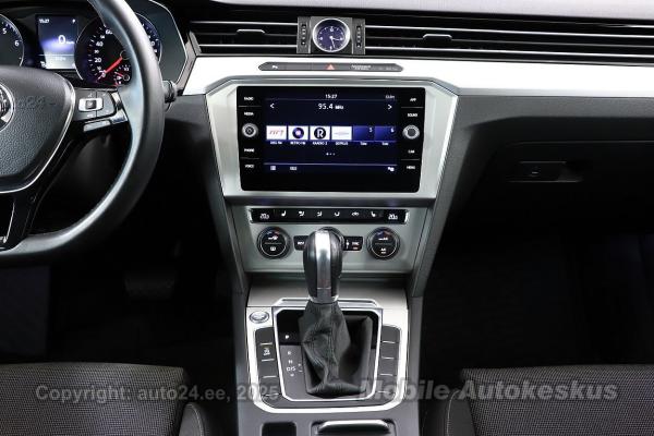 Pelēks Volkswagen Passat 2018 Tallina, ar dzinēja tilpumu 1.50 L un nobraukumu 158 tūkst. km par 14895 €, foto 11 vietnē AUTOMOTO.COM.LV