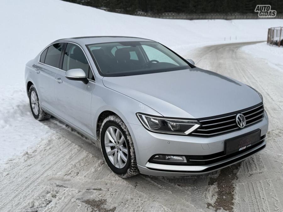 Grey Volkswagen Passat 2018 in Vilnius, with an engine capacity of 2.00 L and mileage of 99 thousand km for 15500 €, photo 5 on AUTOMOTO.COM.LV