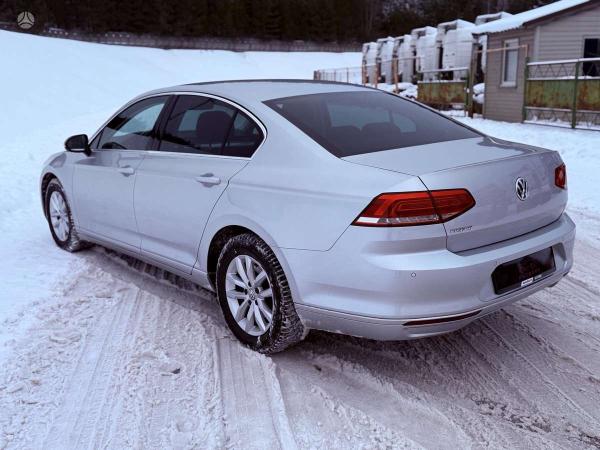Pelēks Volkswagen Passat 2018 Viļņa, ar dzinēja tilpumu 1.97 L un nobraukumu 99 tūkst. km par 15500 €, foto 6 vietnē AUTOMOTO.COM.LV