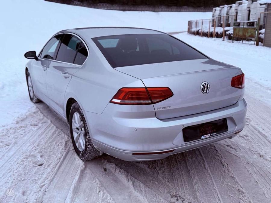Pelēks Volkswagen Passat 2018 Viļņa, ar dzinēja tilpumu 1.97 L un nobraukumu 99 tūkst. km par 15500 €, foto 7 vietnē AUTOMOTO.COM.LV