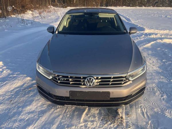Grey Volkswagen Passat 2018 in Kaunas, with an engine capacity of 1.40 L and mileage of 188 thousand km for 8900 €, photo 5 on AUTOMOTO.COM.LV