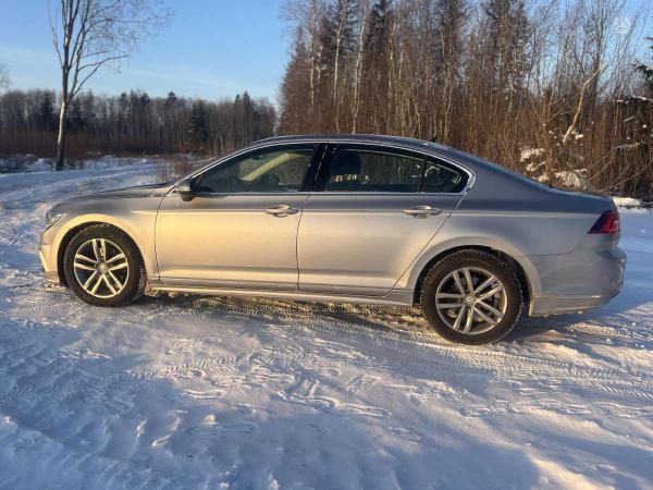 Grey Volkswagen Passat 2018 in Kaunas, with an engine capacity of 1.40 L and mileage of 188 thousand km for 8900 €, photo 9 on AUTOMOTO.COM.LV