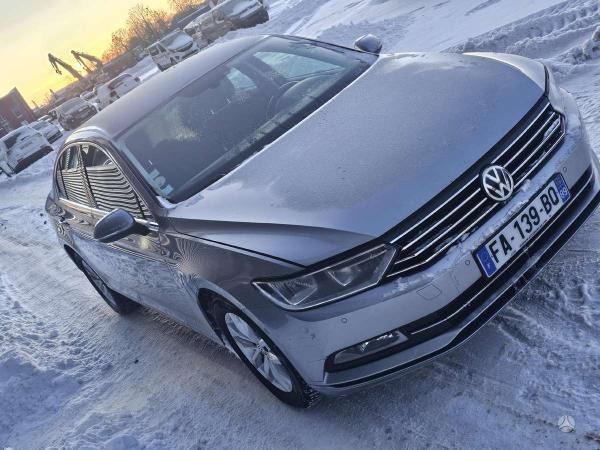 Grey Volkswagen Passat 2018 in Taurage, with an engine capacity of 1.60 L and mileage of 270 thousand km for 8200 €, photo 2 on AUTOMOTO.COM.LV