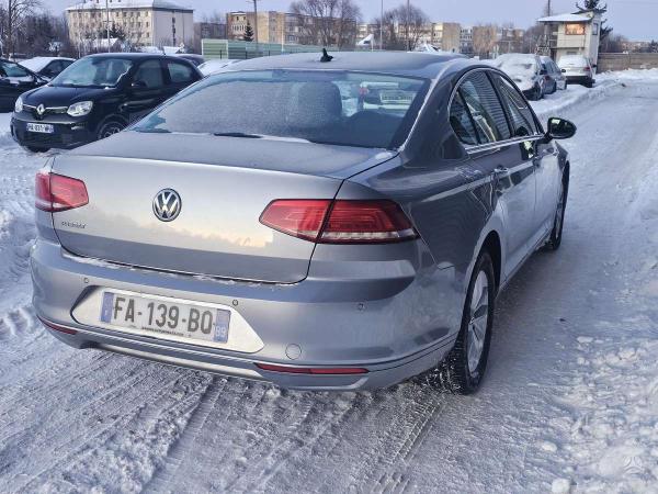 Grey Volkswagen Passat 2018 in Taurage, with an engine capacity of 1.60 L and mileage of 270 thousand km for 8200 €, photo 5 on AUTOMOTO.COM.LV