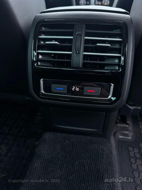 Grey Volkswagen Passat 2018 in Tartu, with an engine capacity of 2.00 L and mileage of 166 thousand km for 15400 €, photo 11 on AUTOMOTO.COM.LV