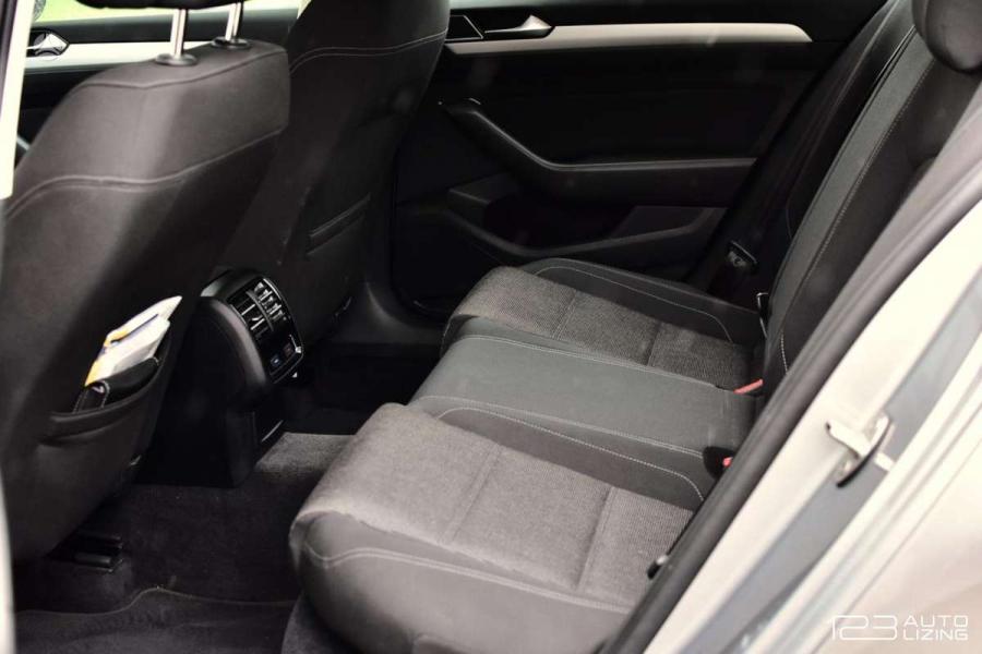Pelēks Volkswagen Passat 2018 Kretinga, ar dzinēja tilpumu 1.60 L un nobraukumu 284 tūkst. km par 9999 €, foto 13 vietnē AUTOMOTO.COM.LV