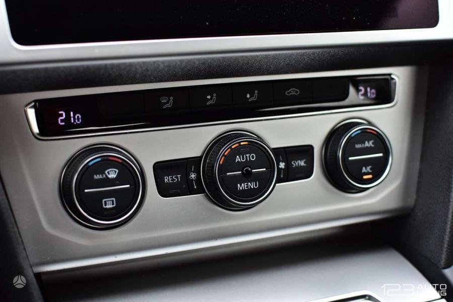 Pelēks Volkswagen Passat 2018 Kretinga, ar dzinēja tilpumu 1.60 L un nobraukumu 284 tūkst. km par 9999 €, foto 17 vietnē AUTOMOTO.COM.LV
