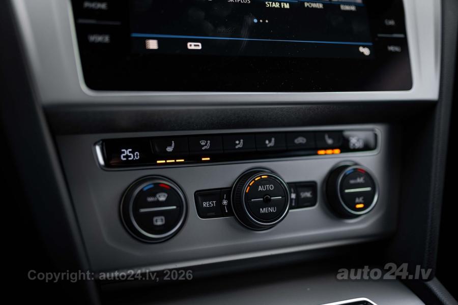 Pelēks Volkswagen Passat 2018 Tallina, ar dzinēja tilpumu 1.50 L un nobraukumu 160 tūkst. km par 12900 €, foto 11 vietnē AUTOMOTO.COM.LV
