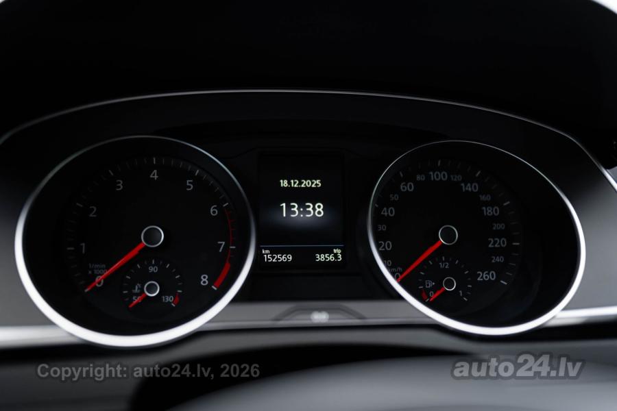 Pelēks Volkswagen Passat 2018 Tallina, ar dzinēja tilpumu 1.50 L un nobraukumu 160 tūkst. km par 12900 €, foto 12 vietnē AUTOMOTO.COM.LV