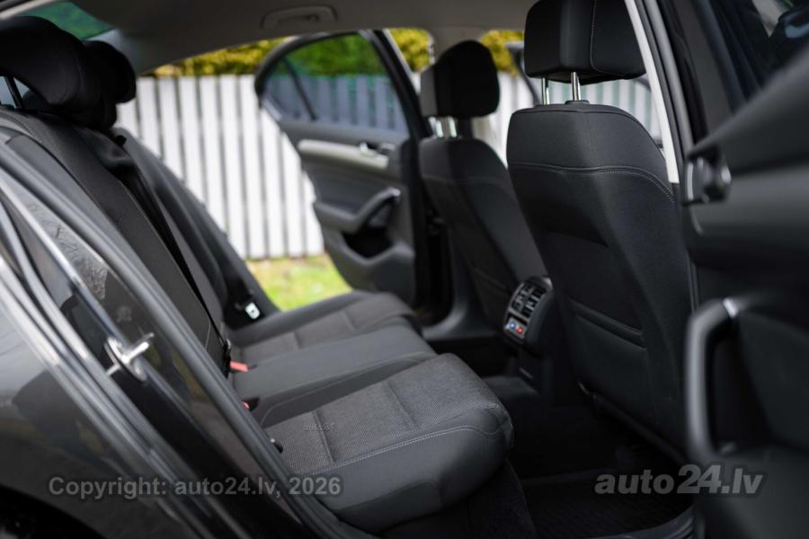 Pelēks Volkswagen Passat 2018 Tallina, ar dzinēja tilpumu 1.50 L un nobraukumu 160 tūkst. km par 12900 €, foto 17 vietnē AUTOMOTO.COM.LV