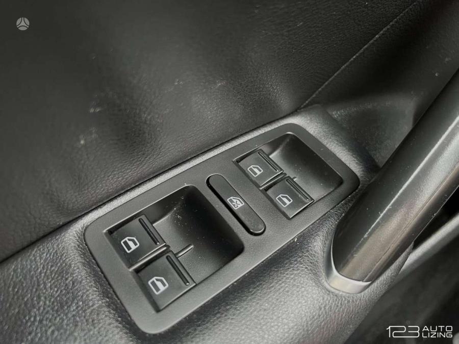 Pelēks Volkswagen Passat 2018 Tauragė, ar dzinēja tilpumu 3.60 L un nobraukumu 167 tūkst. km par 11700 €, foto 23 vietnē AUTOMOTO.COM.LV