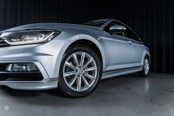 Volkswagen Passat 2018 Viļņa vietnē Pelēks Volkswagen Passat 2018 Viļņa, ar dzinēja tilpumu 1.80 L un nobraukumu 149 tūkst. km par 15999 €, foto 11 vietnē AUTOMOTO.COM.LV