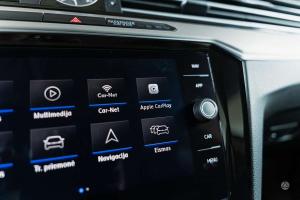 Grey Volkswagen Passat 2018 in Vilnius, with an engine capacity of 1.80 L and mileage of 149 thousand km for 14999 €, photo 19 on AUTOMOTO.COM.LV