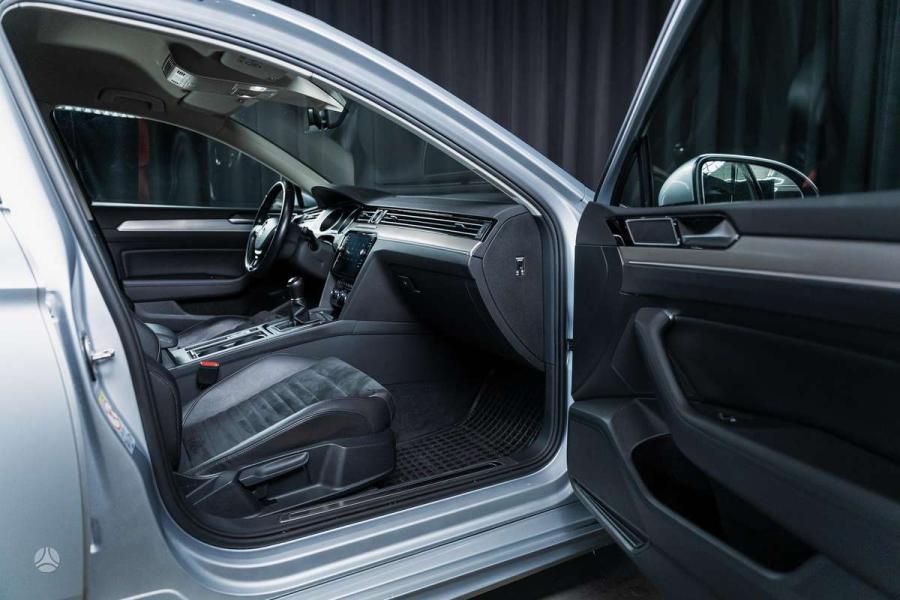 Grey Volkswagen Passat 2018 in Vilnius, with an engine capacity of 1.80 L and mileage of 149 thousand km for 14999 €, photo 25 on AUTOMOTO.COM.LV