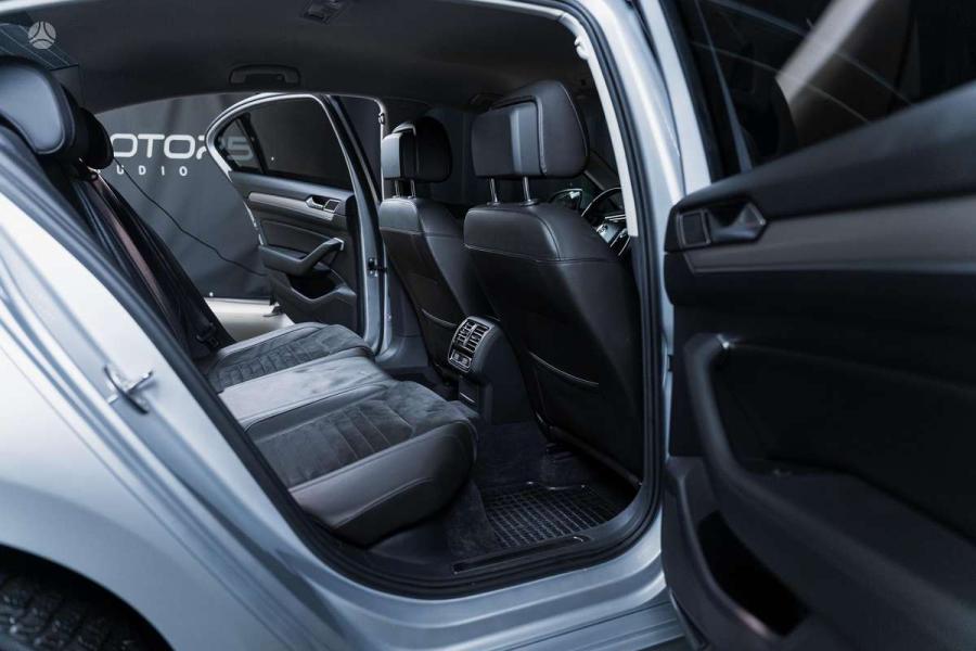 Grey Volkswagen Passat 2018 in Vilnius, with an engine capacity of 1.80 L and mileage of 149 thousand km for 14999 €, photo 28 on AUTOMOTO.COM.LV