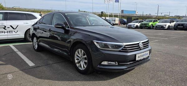 Pelēks Volkswagen Passat 2019 Viļņa, ar dzinēja tilpumu 1.50 L un nobraukumu 160 tūkst. km par 14480 €, foto 3 vietnē AUTOMOTO.COM.LV