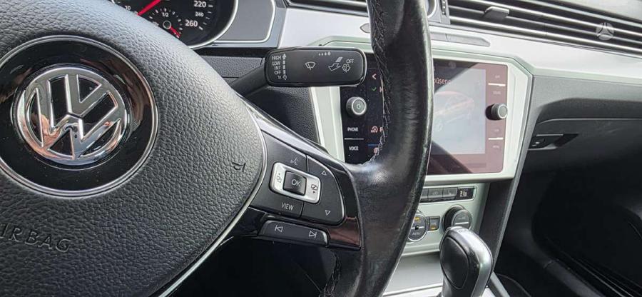 Grey Volkswagen Passat 2019 in Vilnius, with an engine capacity of 1.50 L and mileage of 160 thousand km for 14480 €, photo 14 on AUTOMOTO.COM.LV
