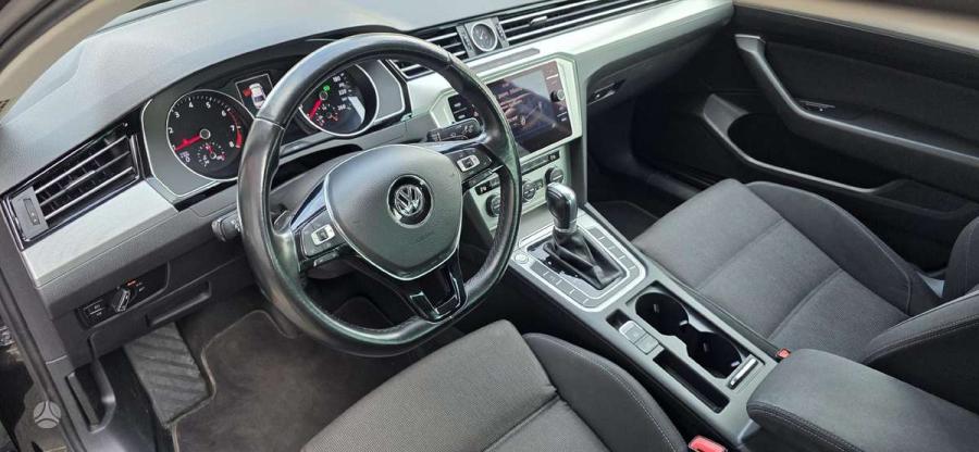 Grey Volkswagen Passat 2019 in Vilnius, with an engine capacity of 1.50 L and mileage of 160 thousand km for 14480 €, photo 23 on AUTOMOTO.COM.LV