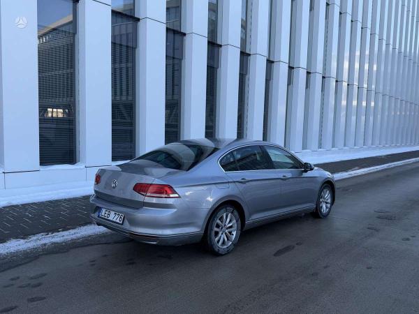 Grey Volkswagen Passat 2019 in Vilnius, with an engine capacity of 1.50 L and mileage of 200 thousand km for 12900 €, photo 4 on AUTOMOTO.COM.LV