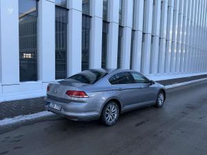 Grey Volkswagen Passat 2019 in Vilnius, with an engine capacity of 1.50 L and mileage of 200 thousand km for 12900 €, photo 4 on AUTOMOTO.COM.LV