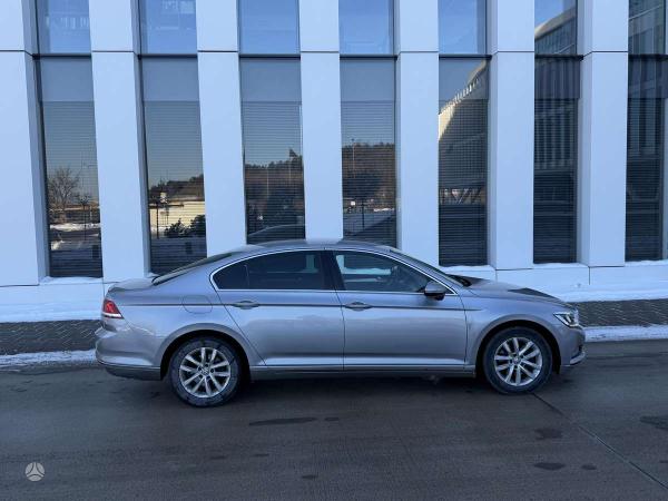 Grey Volkswagen Passat 2019 in Vilnius, with an engine capacity of 1.50 L and mileage of 200 thousand km for 12900 €, photo 5 on AUTOMOTO.COM.LV