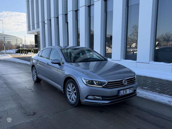 Grey Volkswagen Passat 2019 in Vilnius, with an engine capacity of 1.50 L and mileage of 200 thousand km for 12900 €, photo 6 on AUTOMOTO.COM.LV