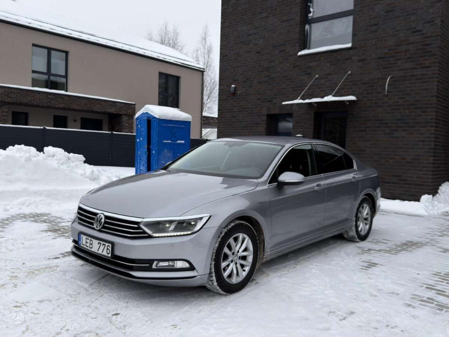 Grey Volkswagen Passat 2019 in Vilnius, with an engine capacity of 1.50 L and mileage of 200 thousand km for 12500 €, photo 1 on AUTOMOTO.COM.LV