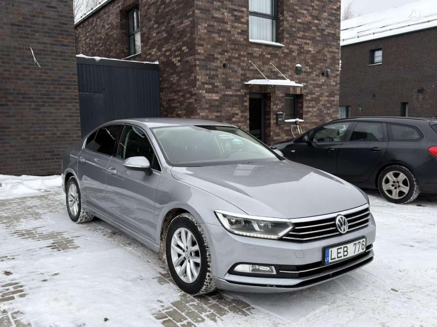 Grey Volkswagen Passat 2019 in Vilnius, with an engine capacity of 1.50 L and mileage of 200 thousand km for 12500 €, photo 5 on AUTOMOTO.COM.LV