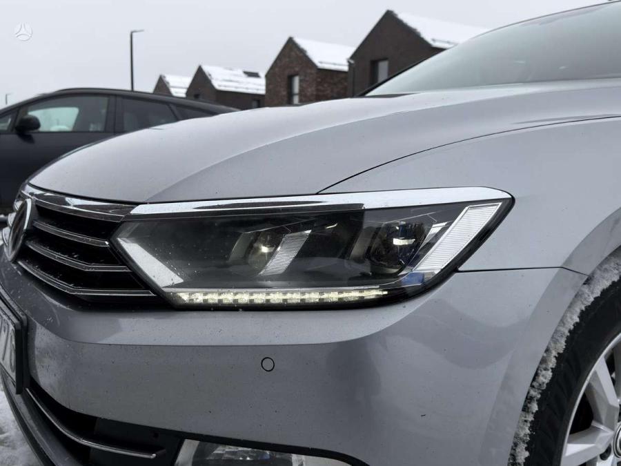 Grey Volkswagen Passat 2019 in Vilnius, with an engine capacity of 1.50 L and mileage of 200 thousand km for 12500 €, photo 20 on AUTOMOTO.COM.LV