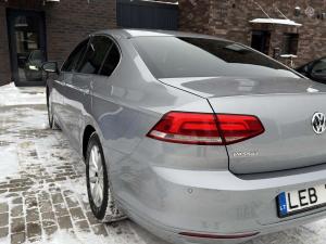 Grey Volkswagen Passat 2019 in Vilnius, with an engine capacity of 1.50 L and mileage of 200 thousand km for 12500 €, photo 22 on AUTOMOTO.COM.LV