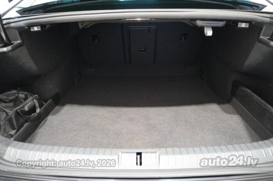 Pelēks Volkswagen Passat 2019 Tallina, ar dzinēja tilpumu 1.50 L un nobraukumu 129 tūkst. km par 17300 €, foto 9 vietnē AUTOMOTO.COM.LV