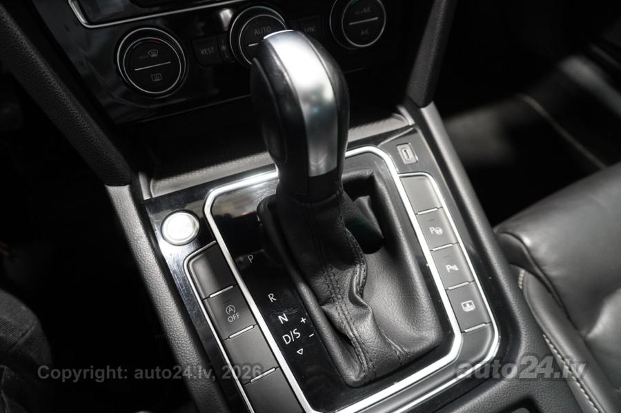 Pelēks Volkswagen Passat 2019 Tallina, ar dzinēja tilpumu 1.50 L un nobraukumu 129 tūkst. km par 17300 €, foto 24 vietnē AUTOMOTO.COM.LV