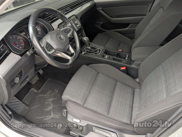 Grey Volkswagen Passat 2019 in Tallinn, with an engine capacity of 1.50 L and mileage of 63 thousand km for 19500 €, photo 5 on AUTOMOTO.COM.LV