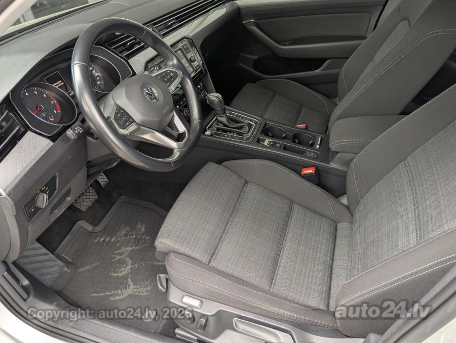 Grey Volkswagen Passat 2019 in Tallinn, with an engine capacity of 1.50 L and mileage of 63 thousand km for 19500 €, photo 6 on AUTOMOTO.COM.LV