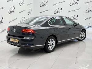 Grey Volkswagen Passat 2019 in Vilnius, with an engine capacity of 1.50 L and mileage of 123 thousand km for 13900 €, photo 4 on AUTOMOTO.COM.LV