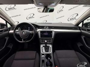 Grey Volkswagen Passat 2019 in Vilnius, with an engine capacity of 1.50 L and mileage of 123 thousand km for 13900 €, photo 5 on AUTOMOTO.COM.LV