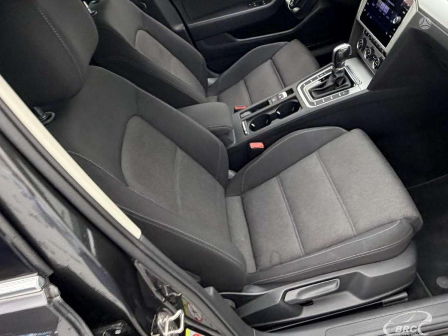 Grey Volkswagen Passat 2019 in Vilnius, with an engine capacity of 1.50 L and mileage of 123 thousand km for 13900 €, photo 7 on AUTOMOTO.COM.LV